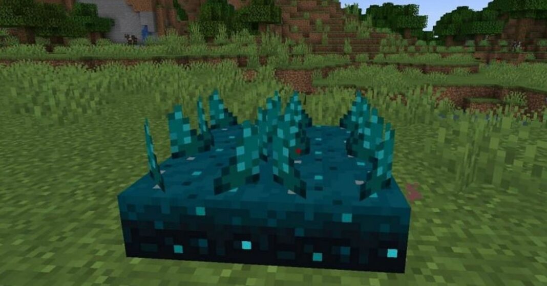 How to Get and Use a Sculk Sensor in Minecraft - Touch, Tap, Play