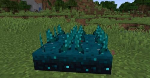 How to Get and Use a Sculk Sensor in Minecraft - Touch, Tap, Play